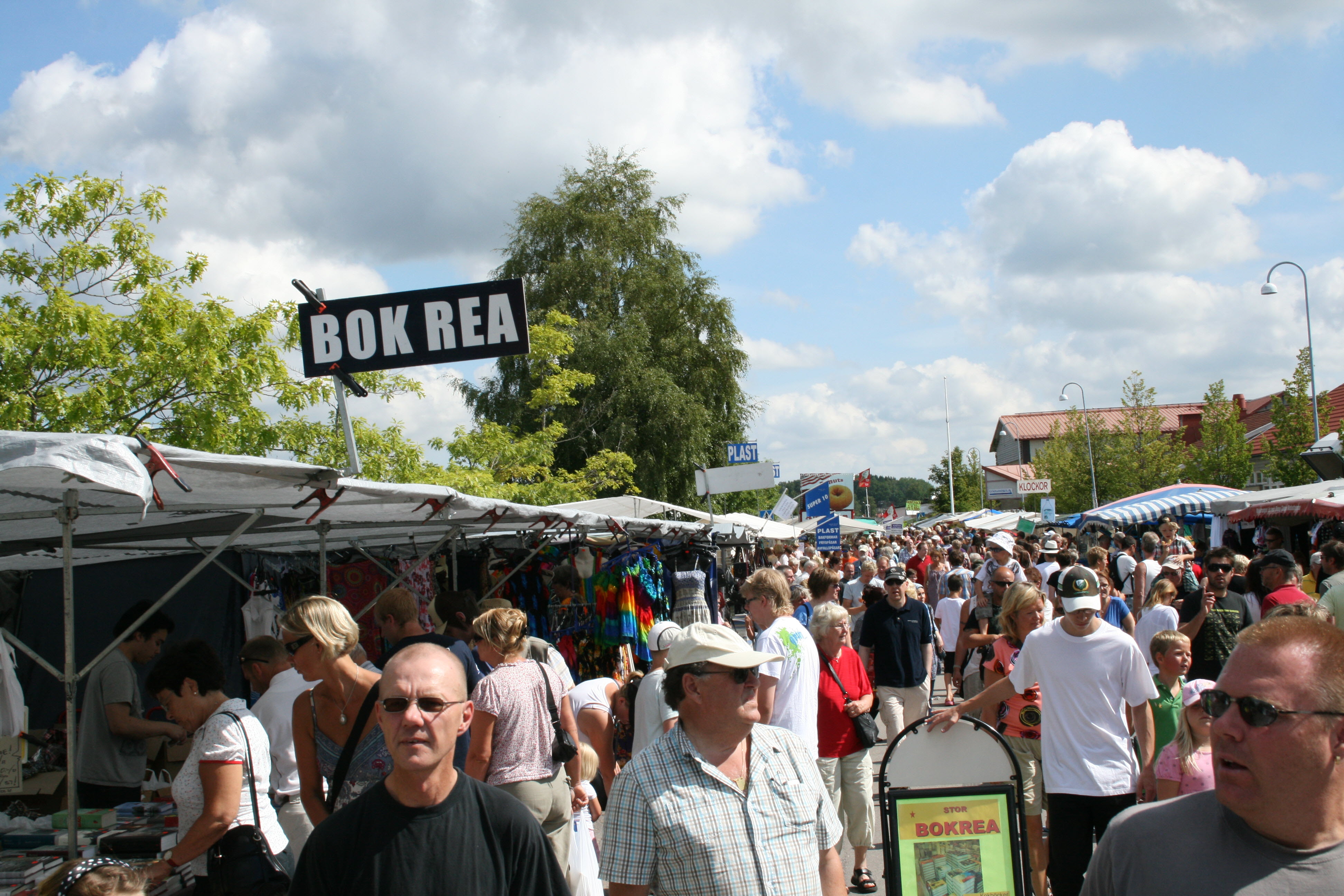 Här finns allt för dig som besöker Nossebro Marknad