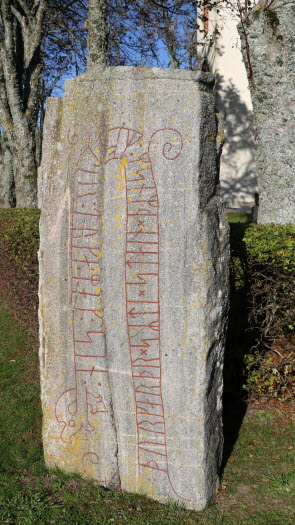 Runstenar i Grästorp