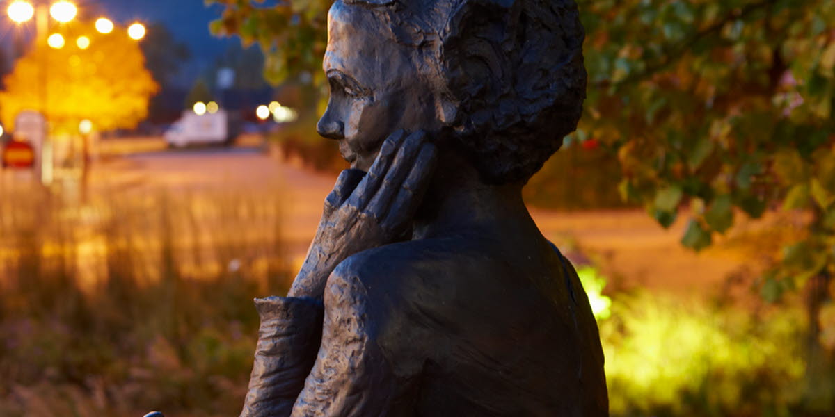 Birgit Th Sparre & Gårdarna runt sjön